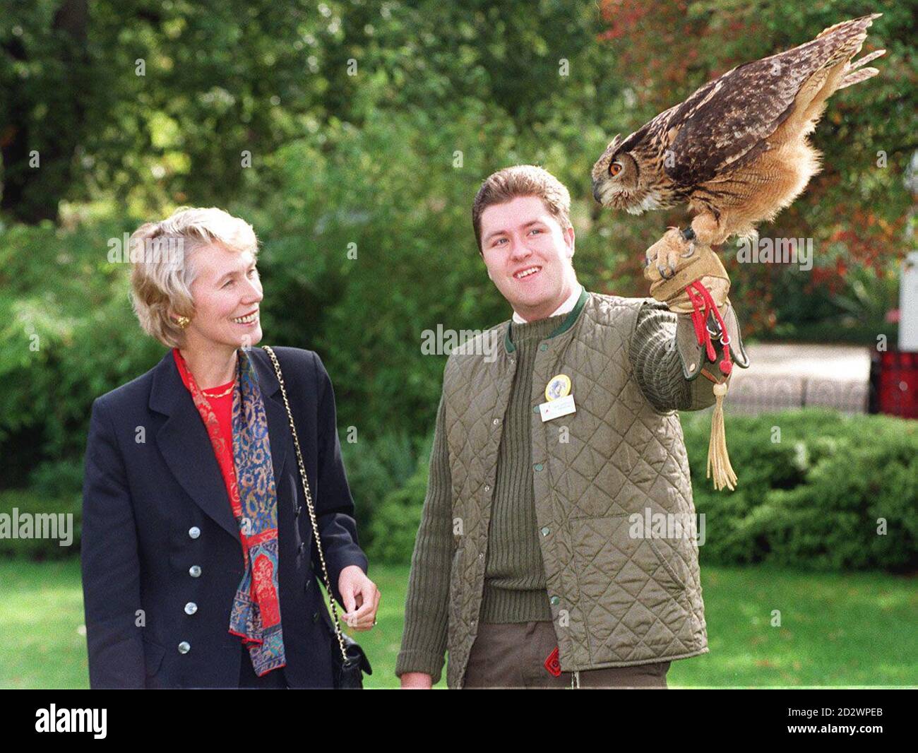 Announce 2 2m grant hi-res stock photography and images - Alamy