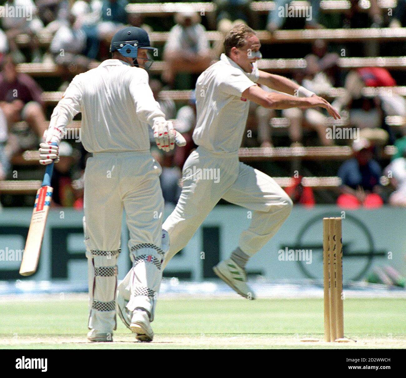 Captain of the south african cricket team hi-res stock photography and ...