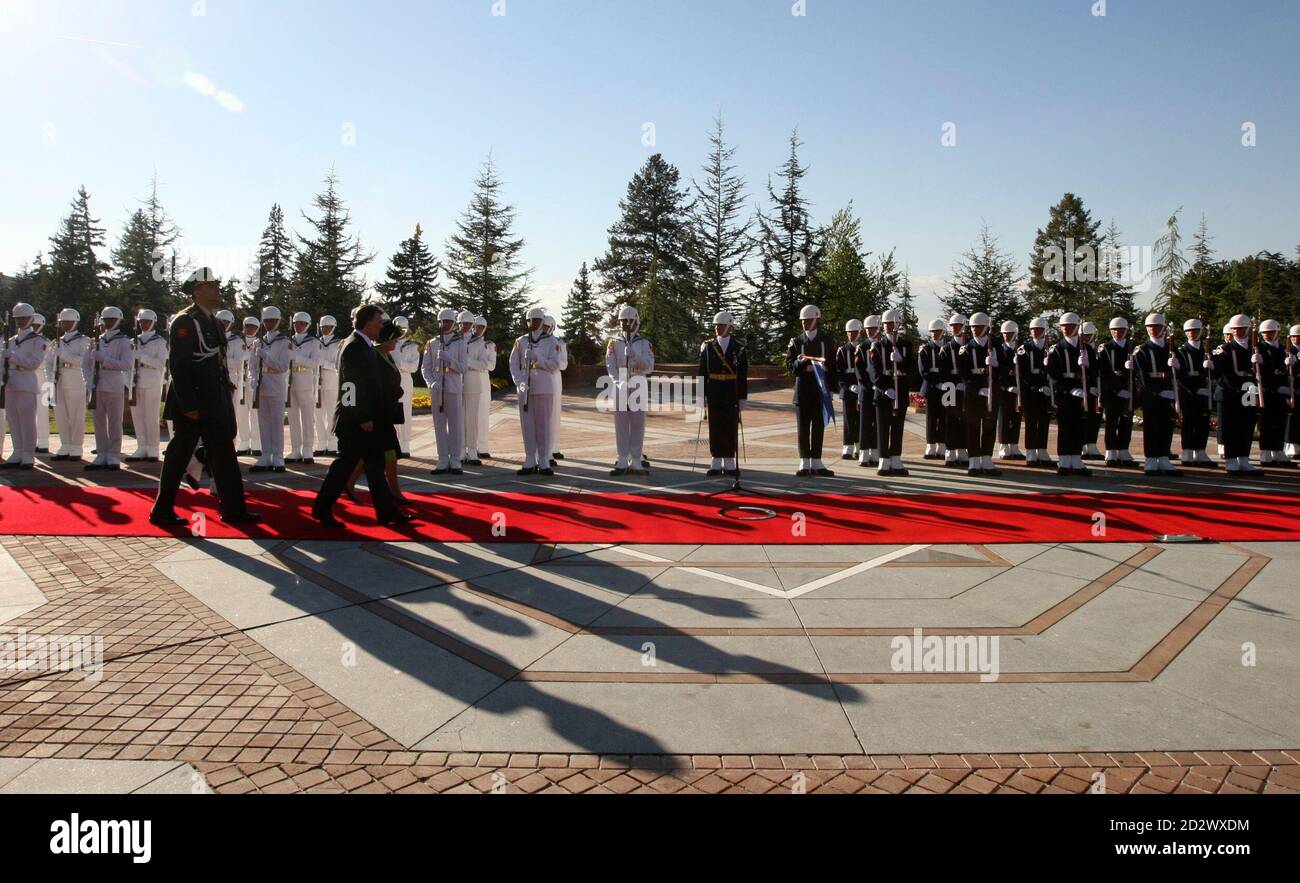 Turkish royal guard hi-res stock photography and images - Alamy