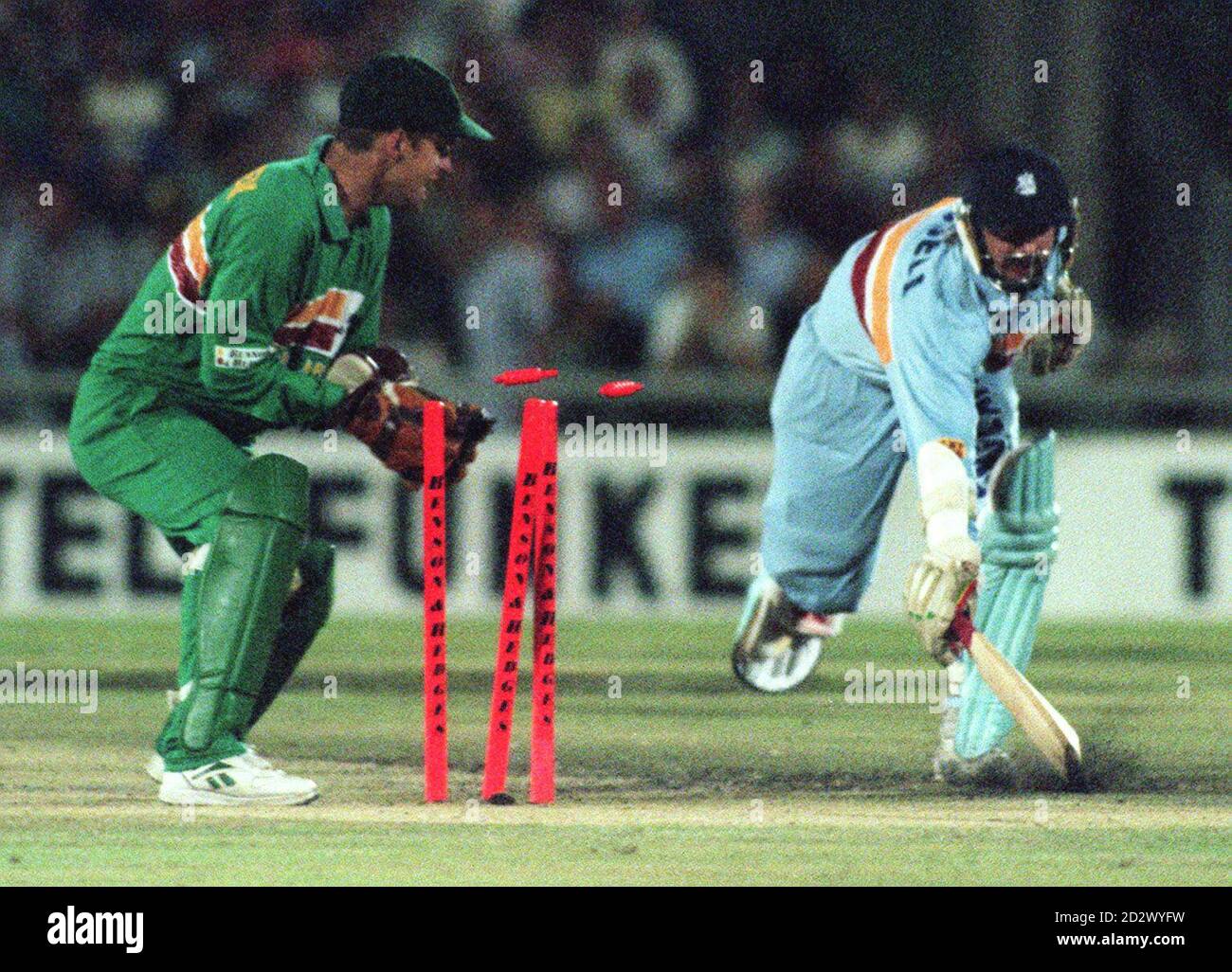 South african wicket keeper gary kirsten hi-res stock photography and ...