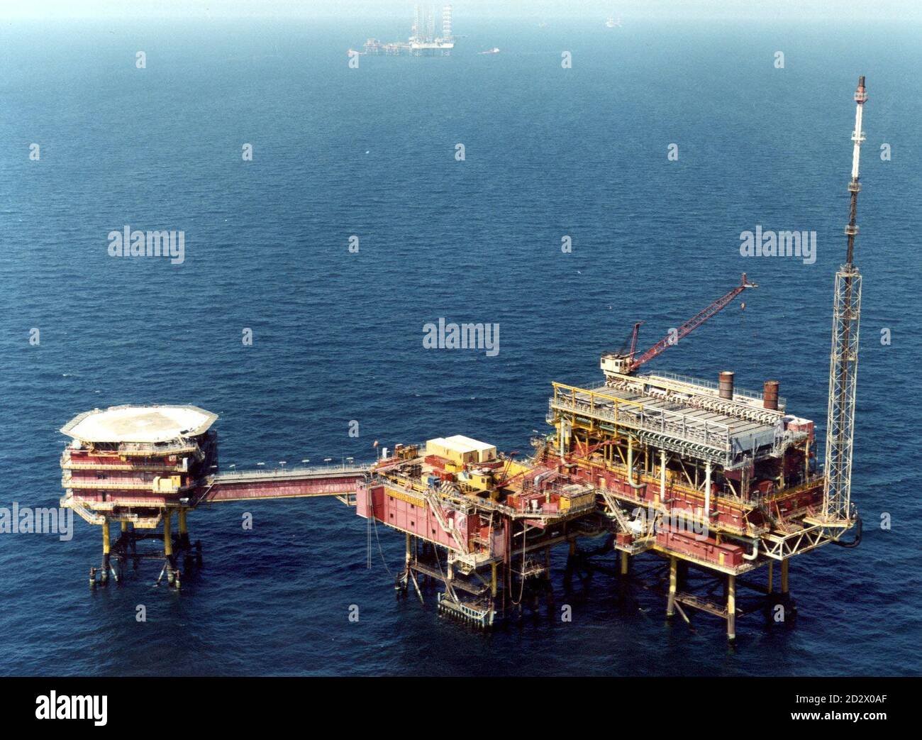 Shell uk north sea platform hi-res stock photography and images - Alamy