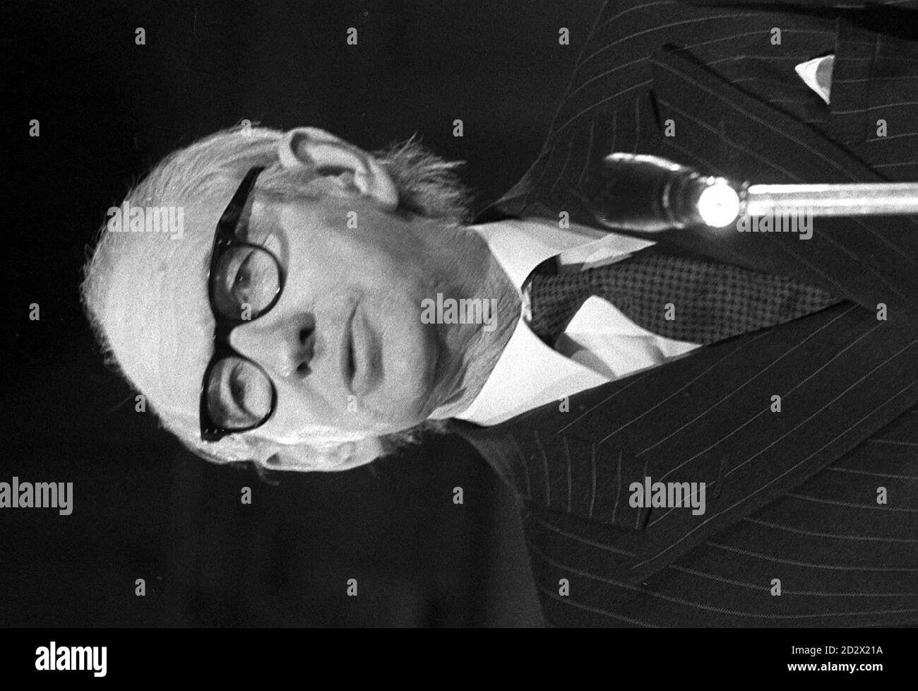 W 88 6 Black and White Stock Photos & Images - Alamy