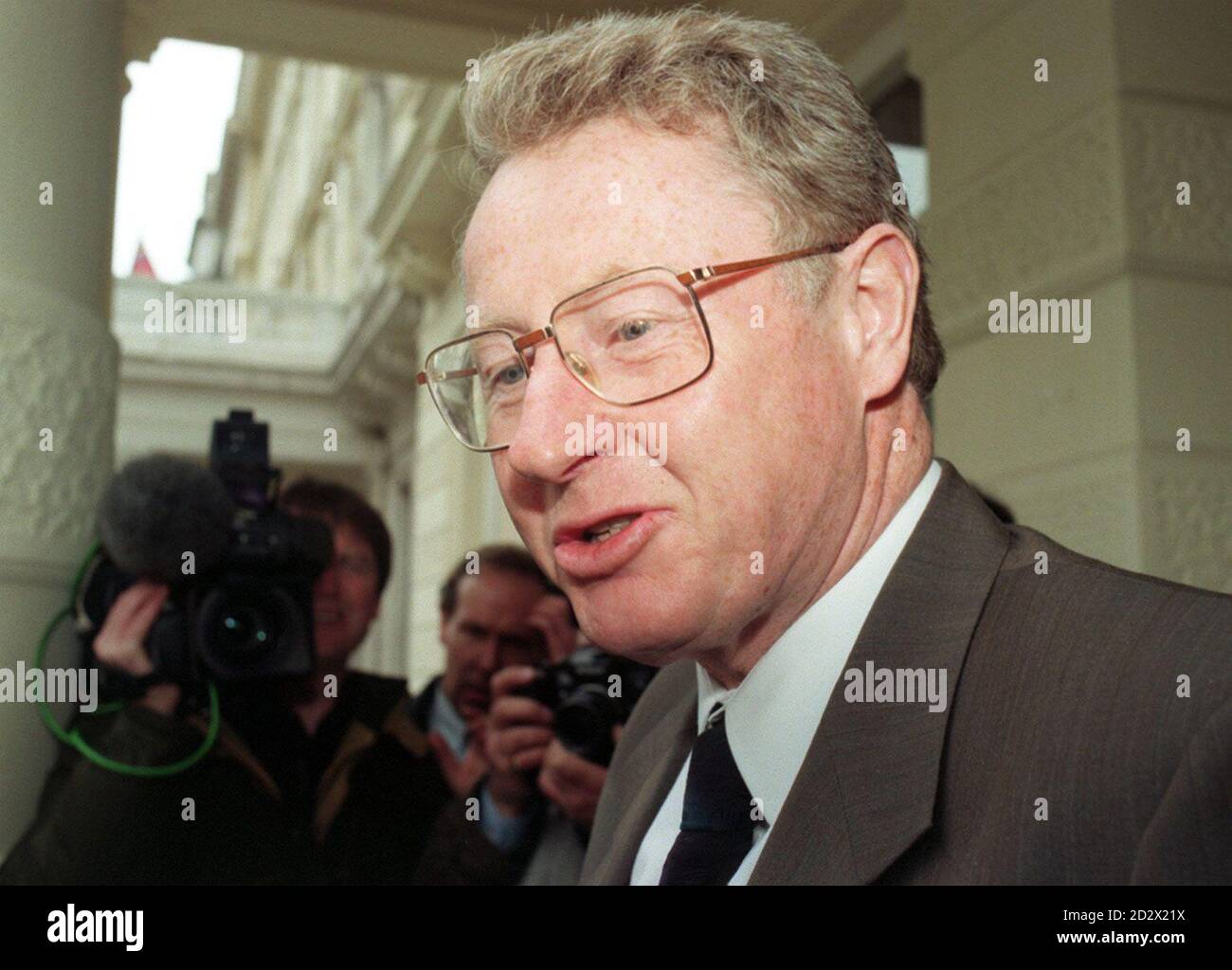 Search offices within building hi-res stock photography and images - Alamy