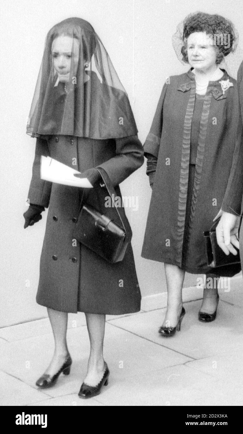 Wallis simpson duchess windsor hi-res stock photography and images - Alamy