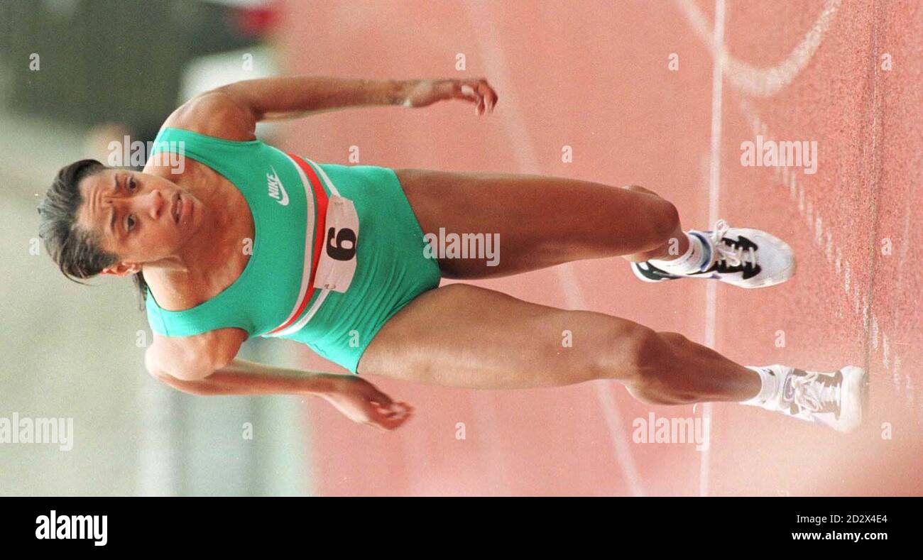 Diane Modahl leaves the starting blocks on her way to winning her first ...