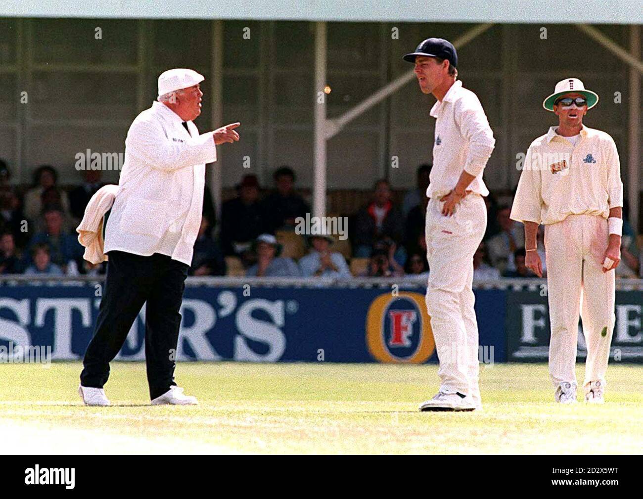 David Shepherd Cricket Umpire High Resolution Stock Photography and ...