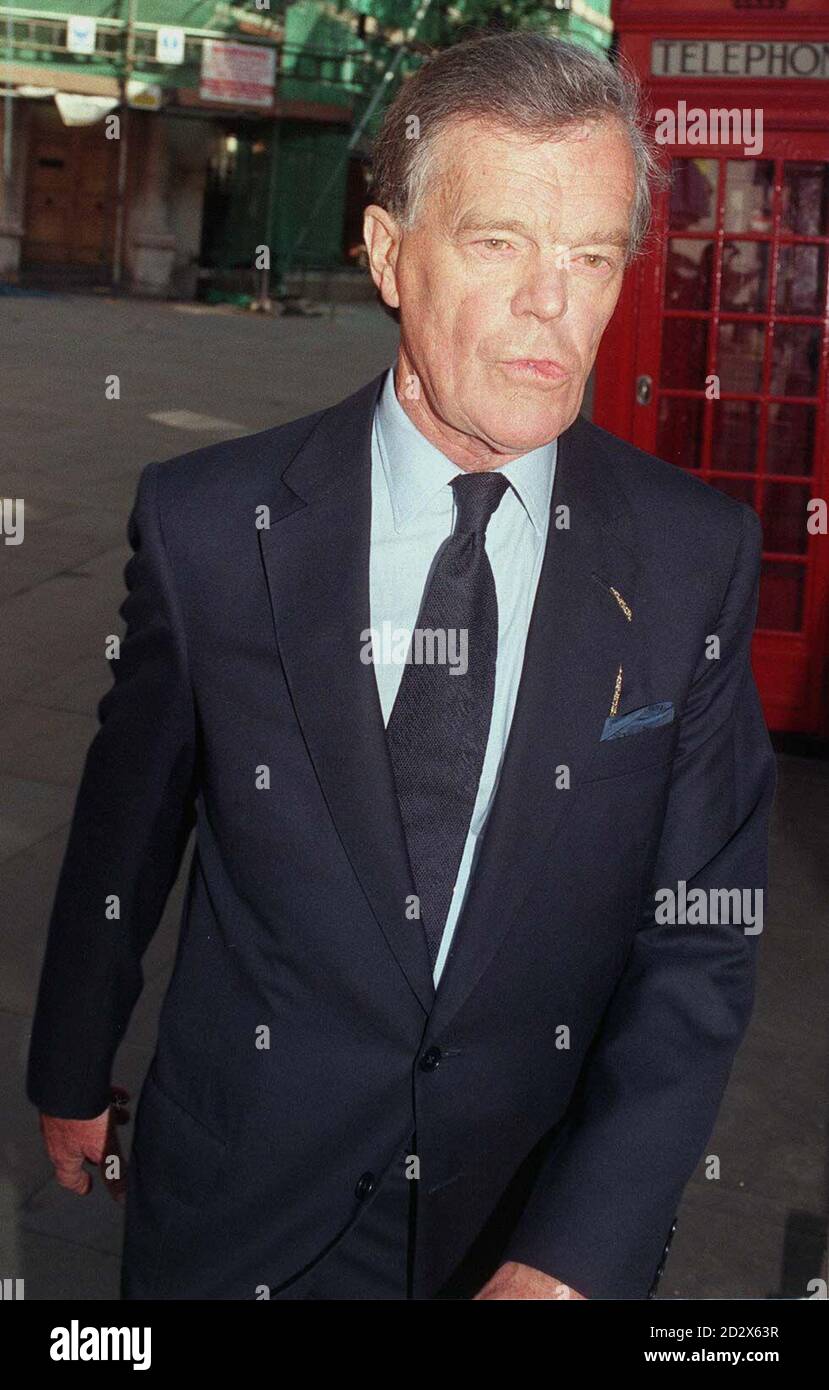 Former tory minister alan clark outside bow street magistrates court hi ...