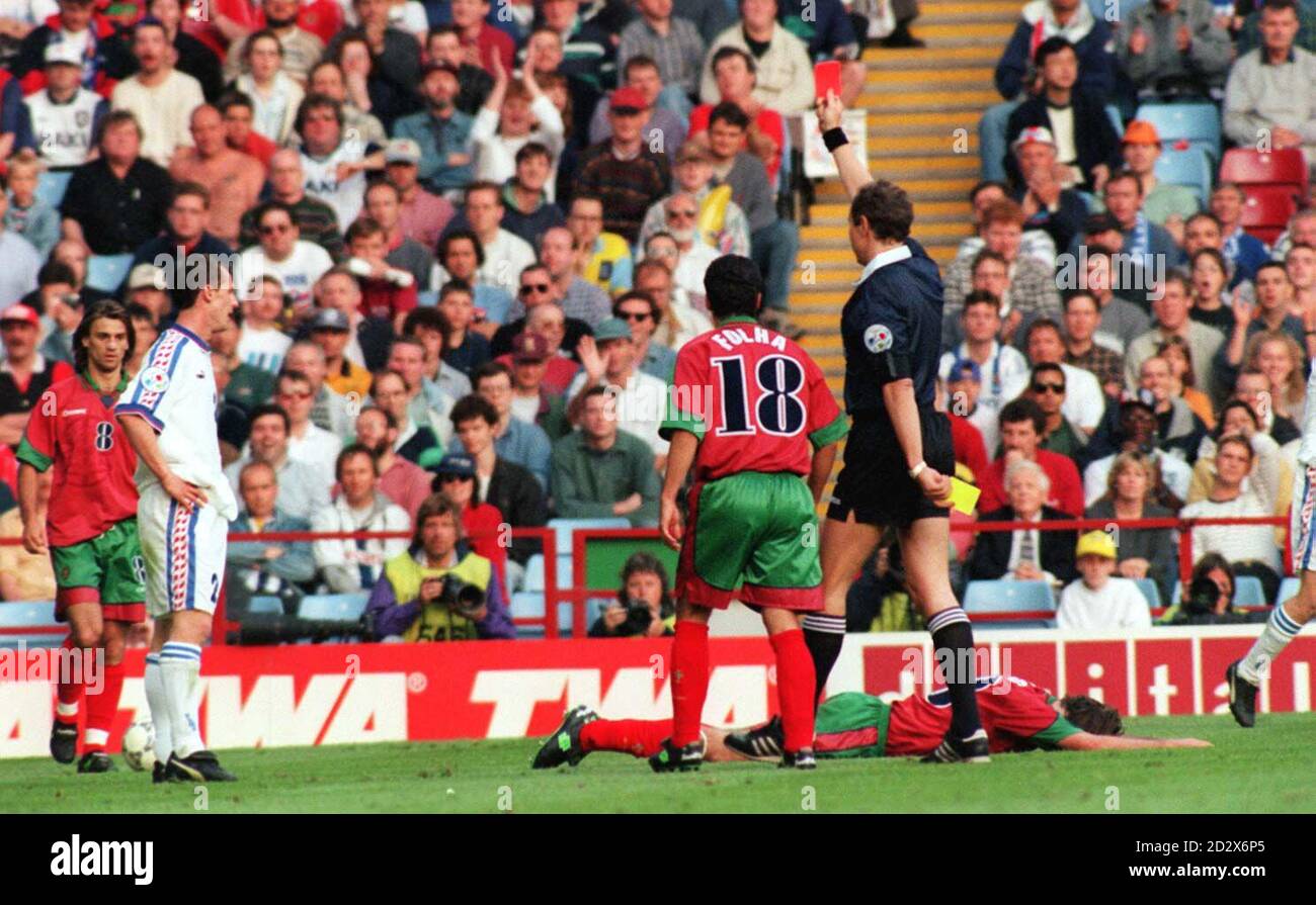 Czech Republic's Radek Latal is sent off by German referee Hellmut Krug ...