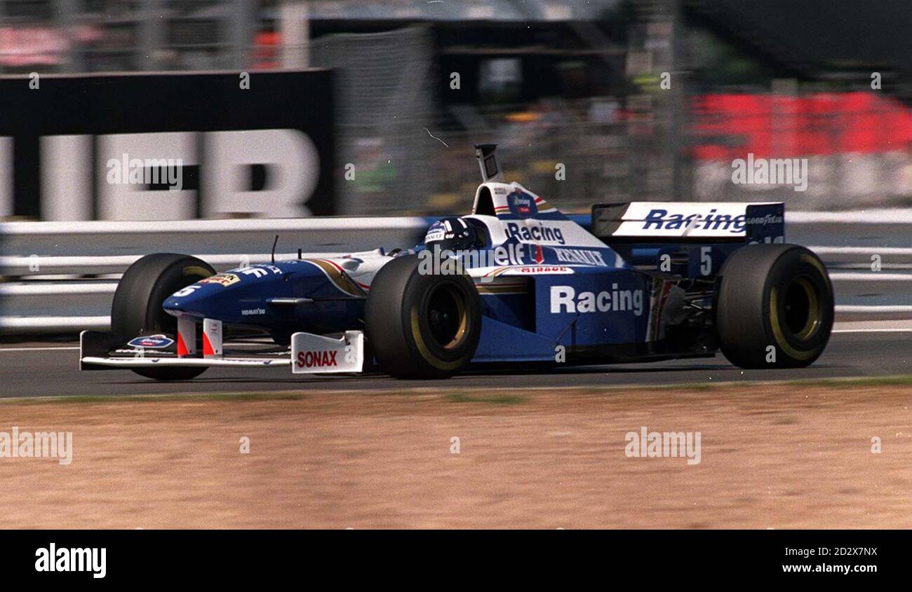 Englands damon hill speeds round copse corner hi-res stock photography ...