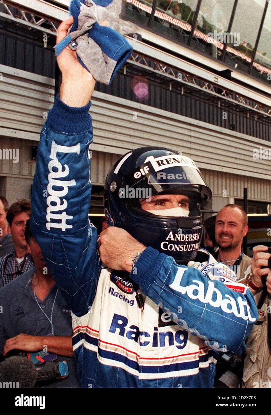 Crowds at british grand prix hi-res stock photography and images - Alamy