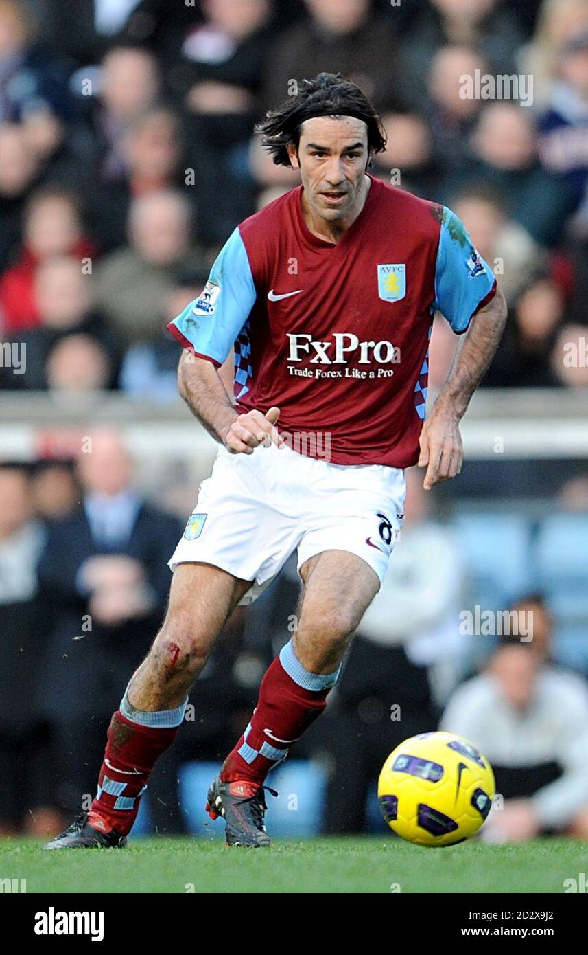 Robert pires aston villa hi-res stock photography and images - Alamy