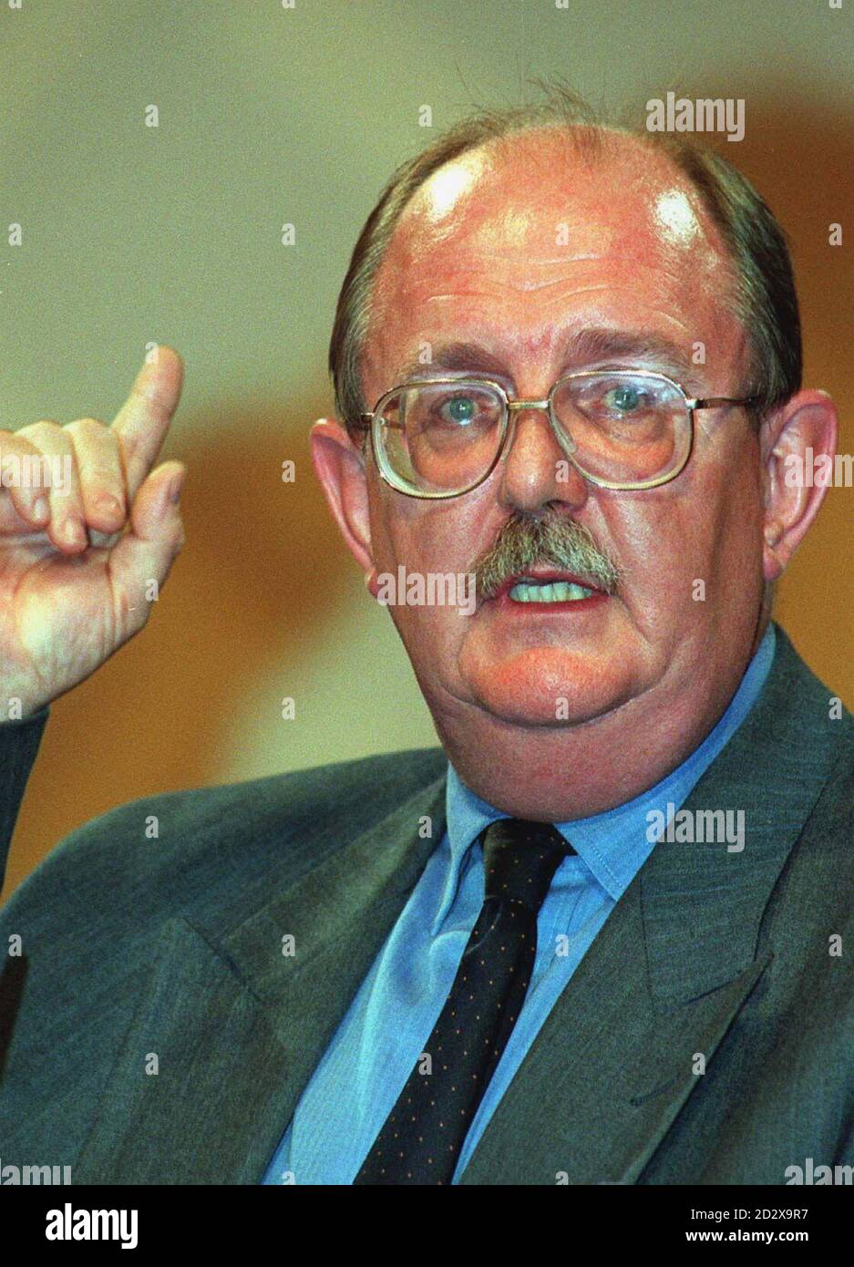 John edmonds talks hi-res stock photography and images - Alamy