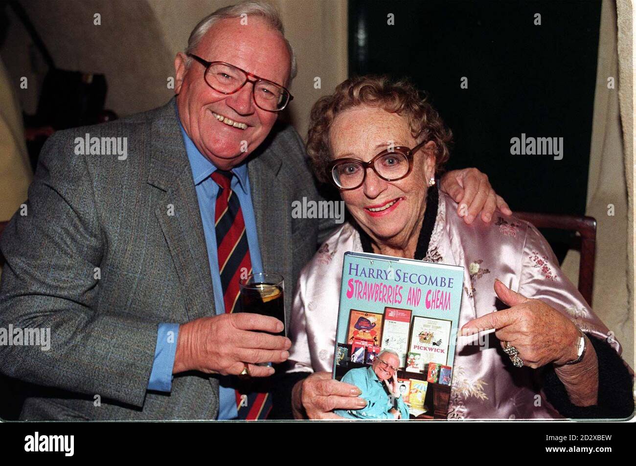 Former Goon star Sir Harry Secombe with friend and fellow TV presenter ...