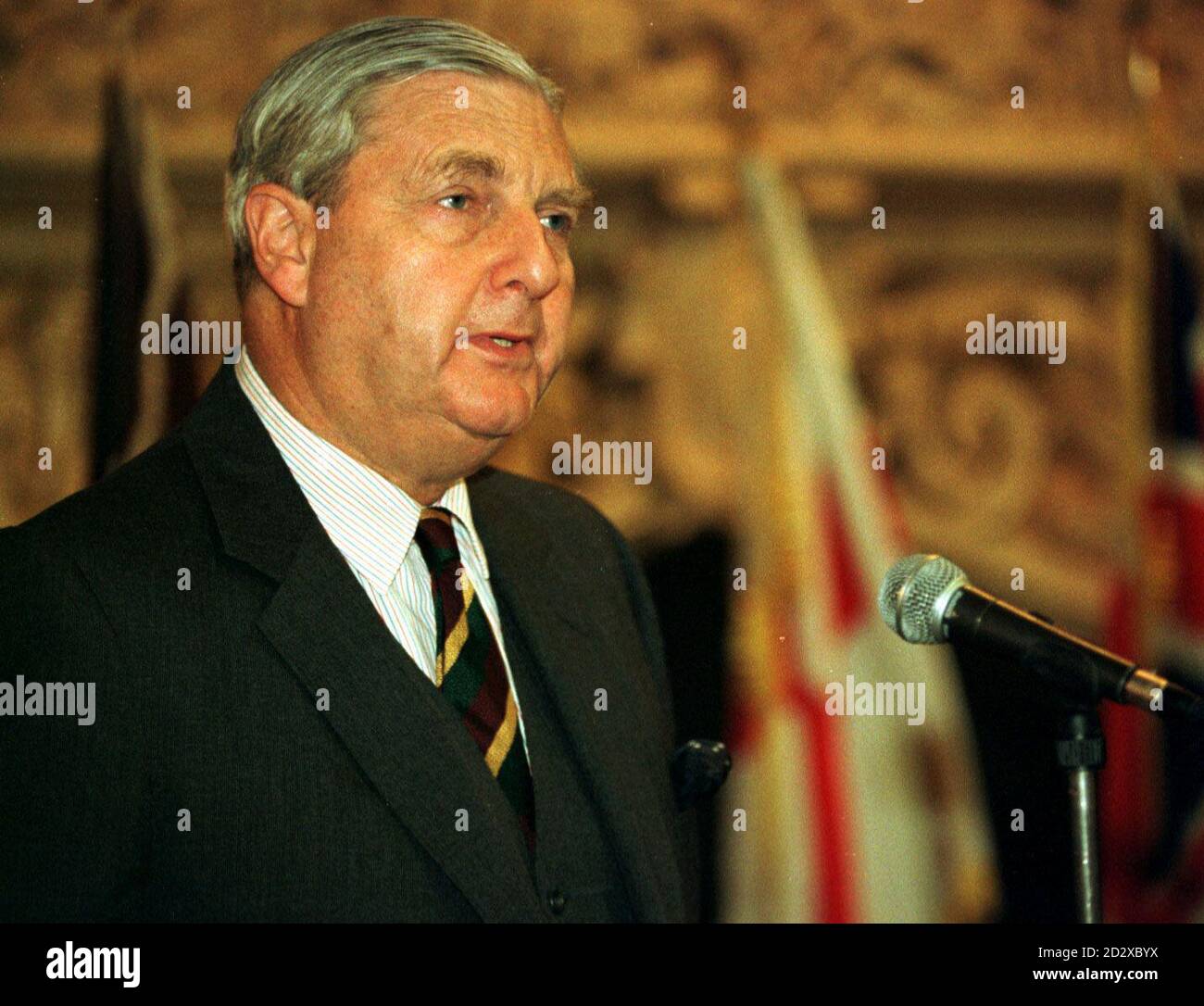 Northern Ireland secretary Sir Patrick Mayhew adresses The Derry ...