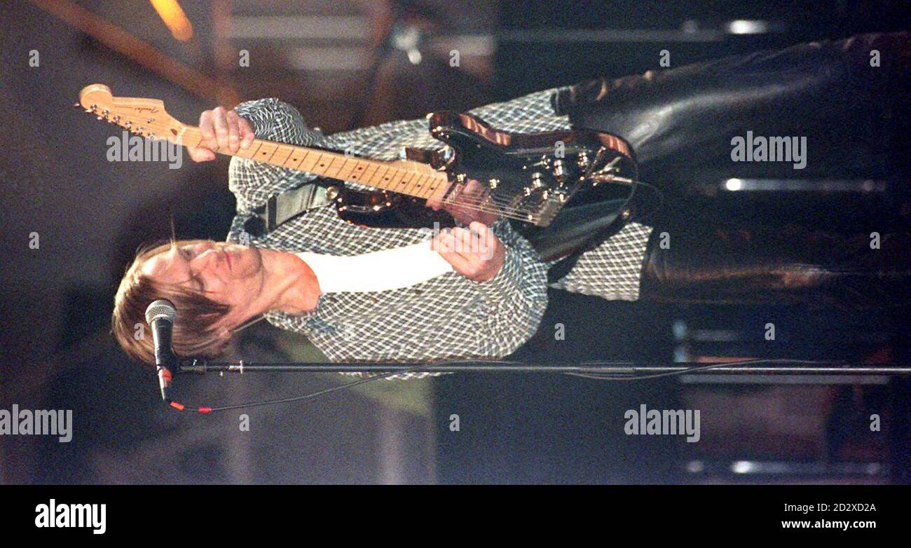 Canadian rock star Bryan Adams performing at the MTV Europe Awards in ...