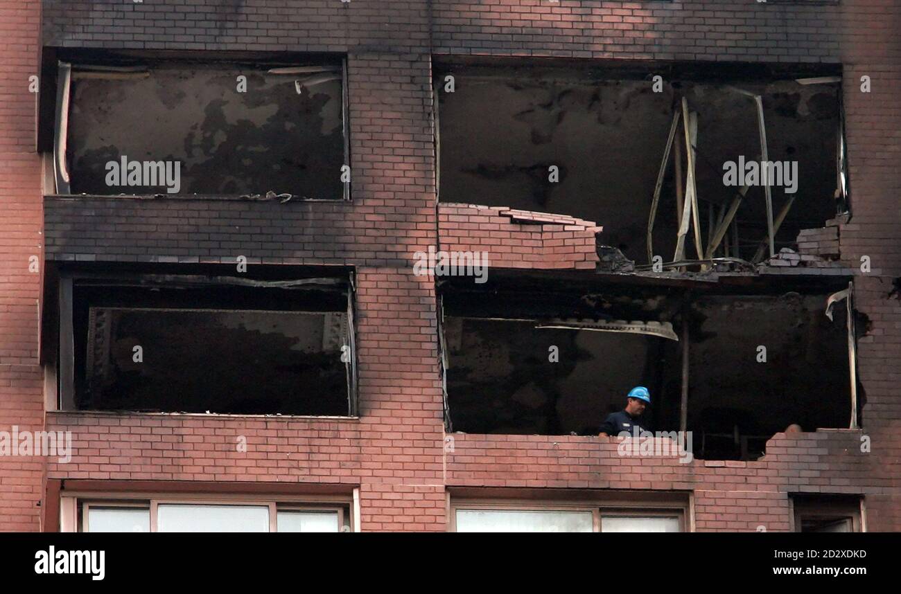 52 story building hi-res stock photography and images - Alamy