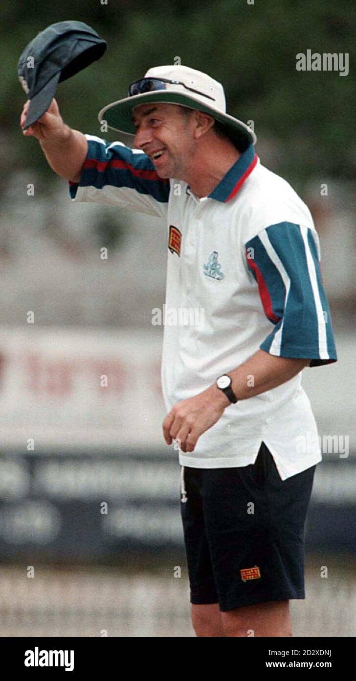 England team coach david lloyd tips hi-res stock photography and images ...