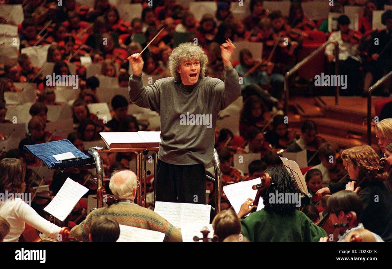 World group 2 hi-res stock photography and images - Alamy