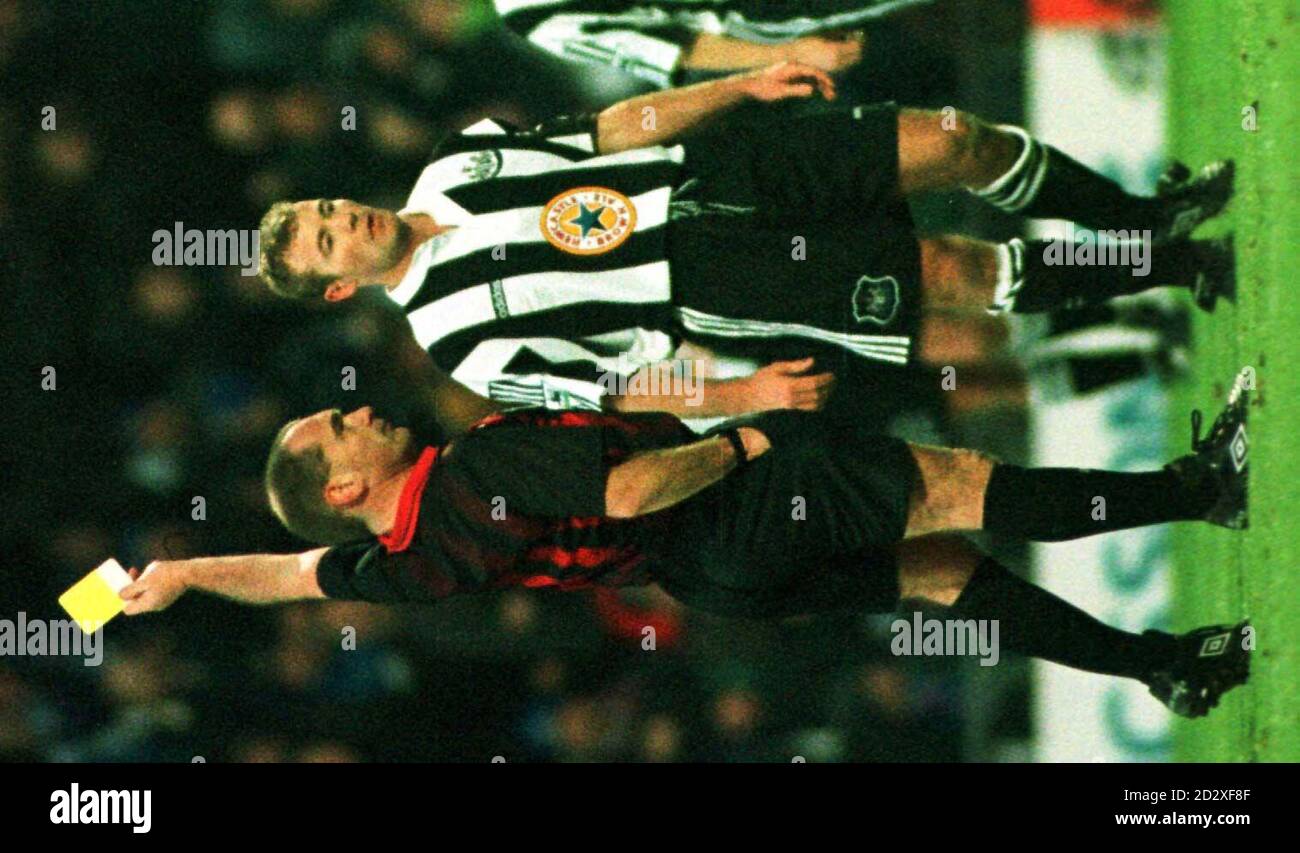 Referee mike reed during hi-res stock photography and images - Alamy