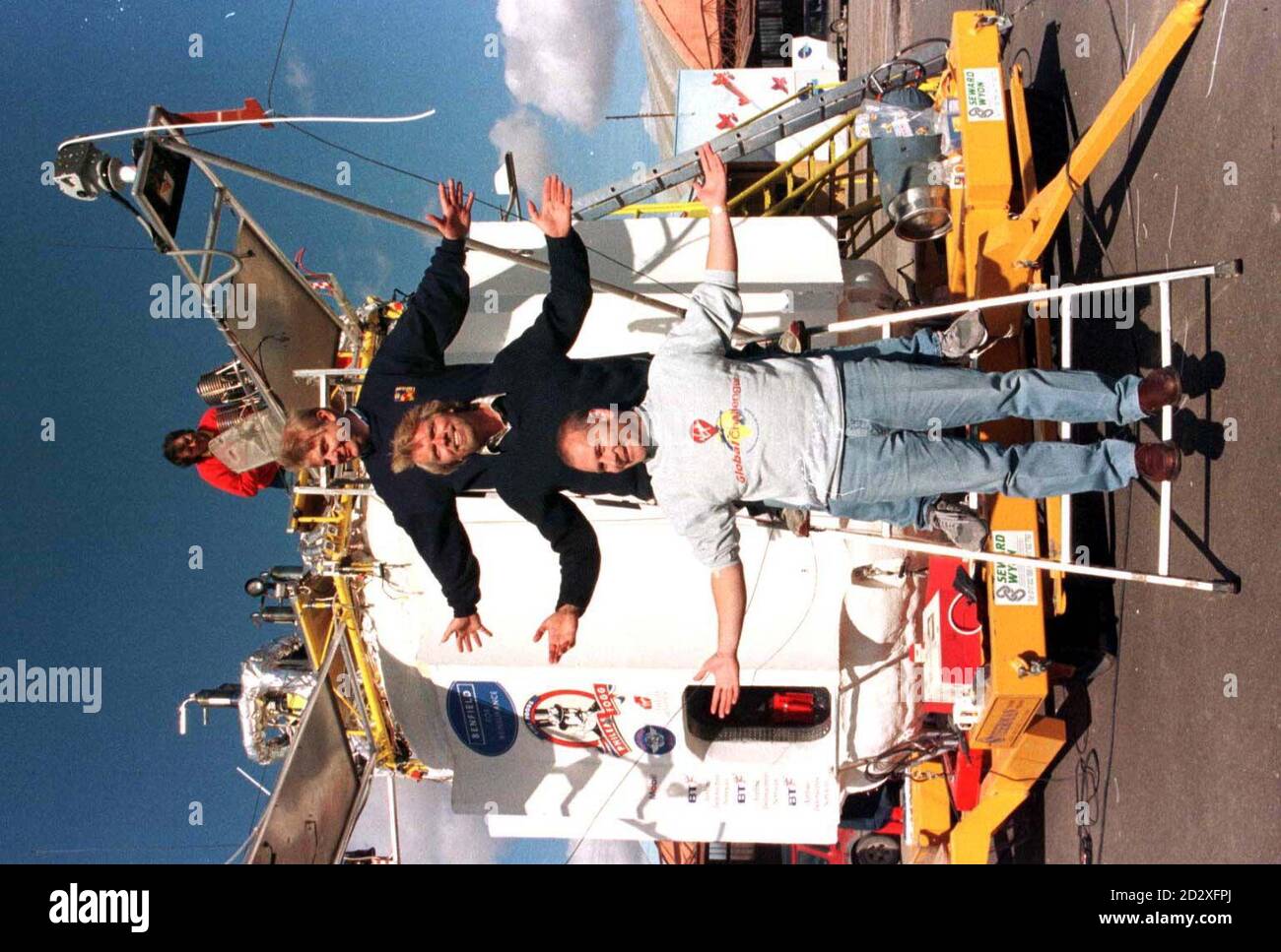 Rory mccarthy outside capsual virgin global challenger balloon hi-res ...