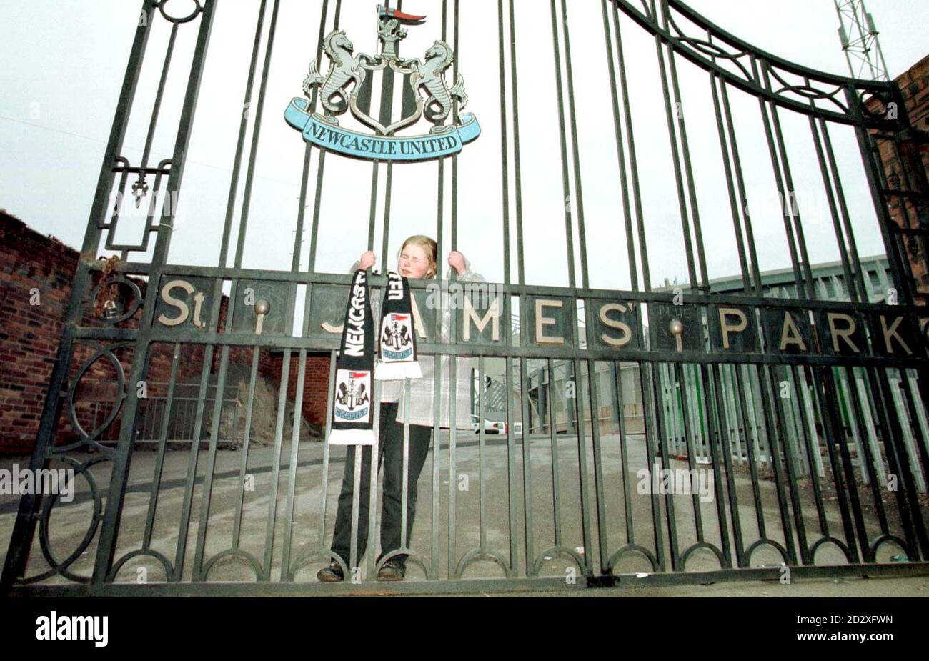 In a farewell to the clubs manager hi-res stock photography and images ...