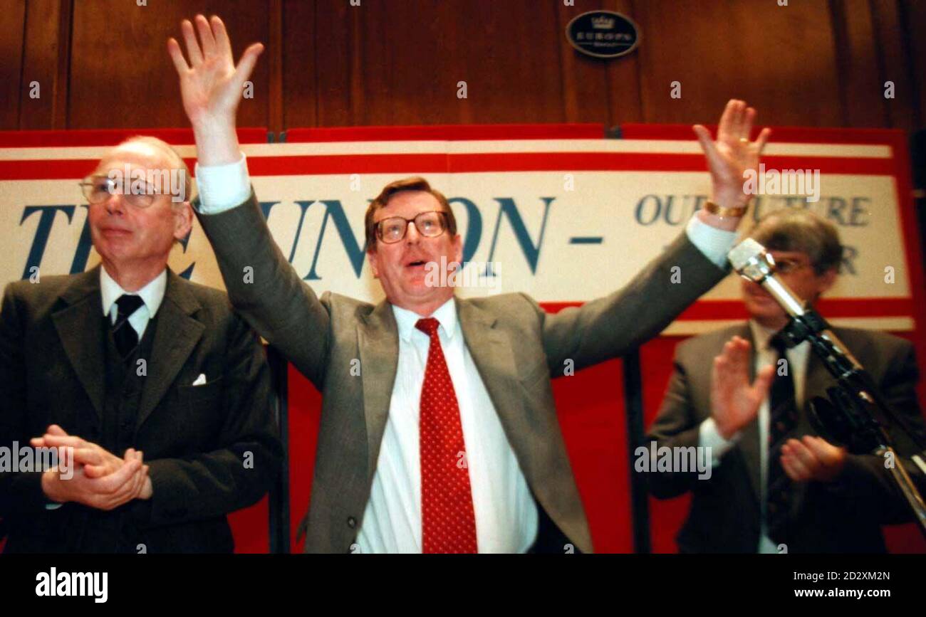 Belfast photo by brian little pa hi-res stock photography and images ...