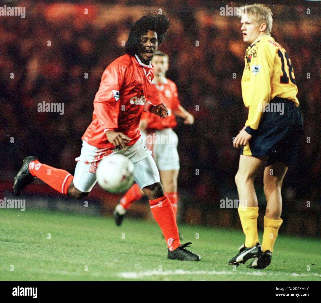 Middlesbrough's Emerson shoots just wide of the Nottingham Forest goal ...