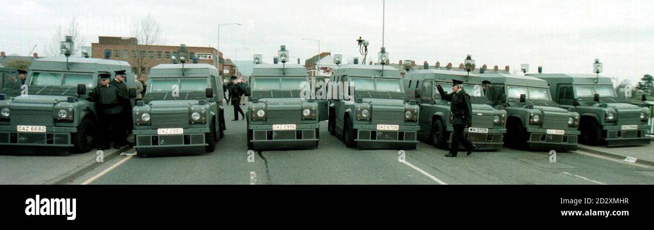 Ruc land rovers block off hi-res stock photography and images - Alamy