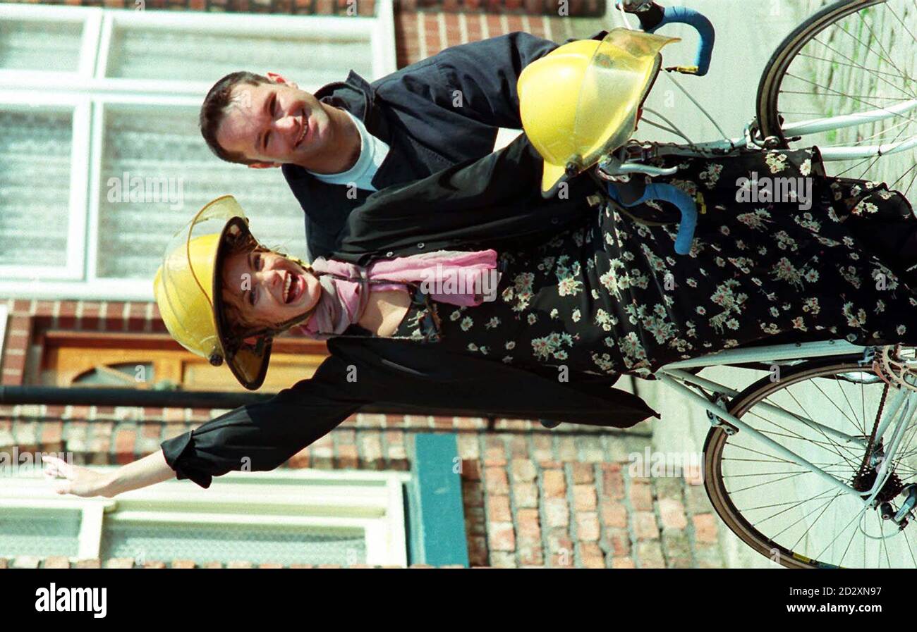 John o'groats cycle hi-res stock photography and images - Alamy