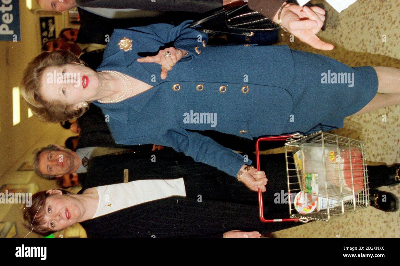 Margaret thatcher on campaign trail hi-res stock photography and images ...