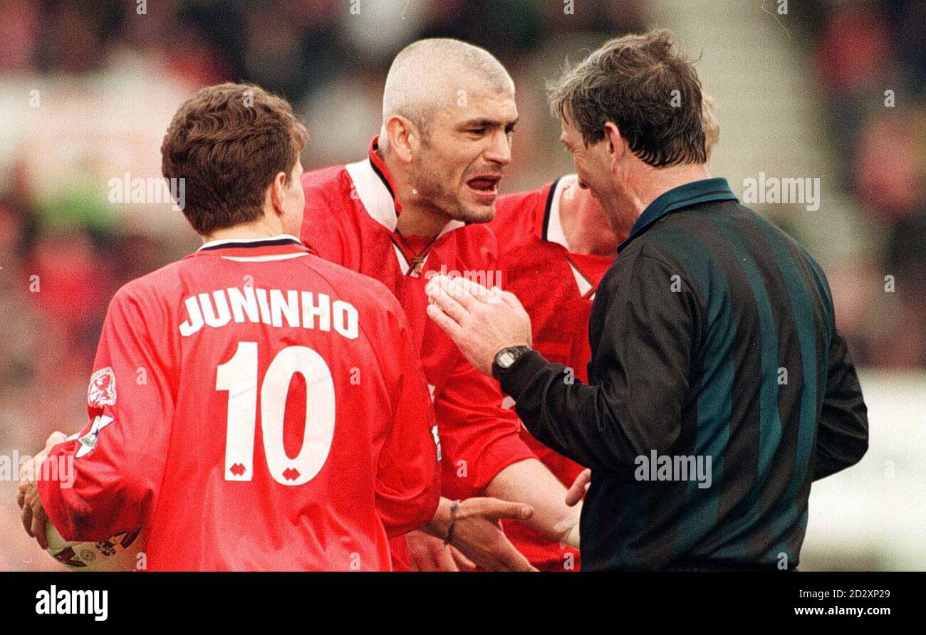 Referee gerald ashby during hi-res stock photography and images - Alamy