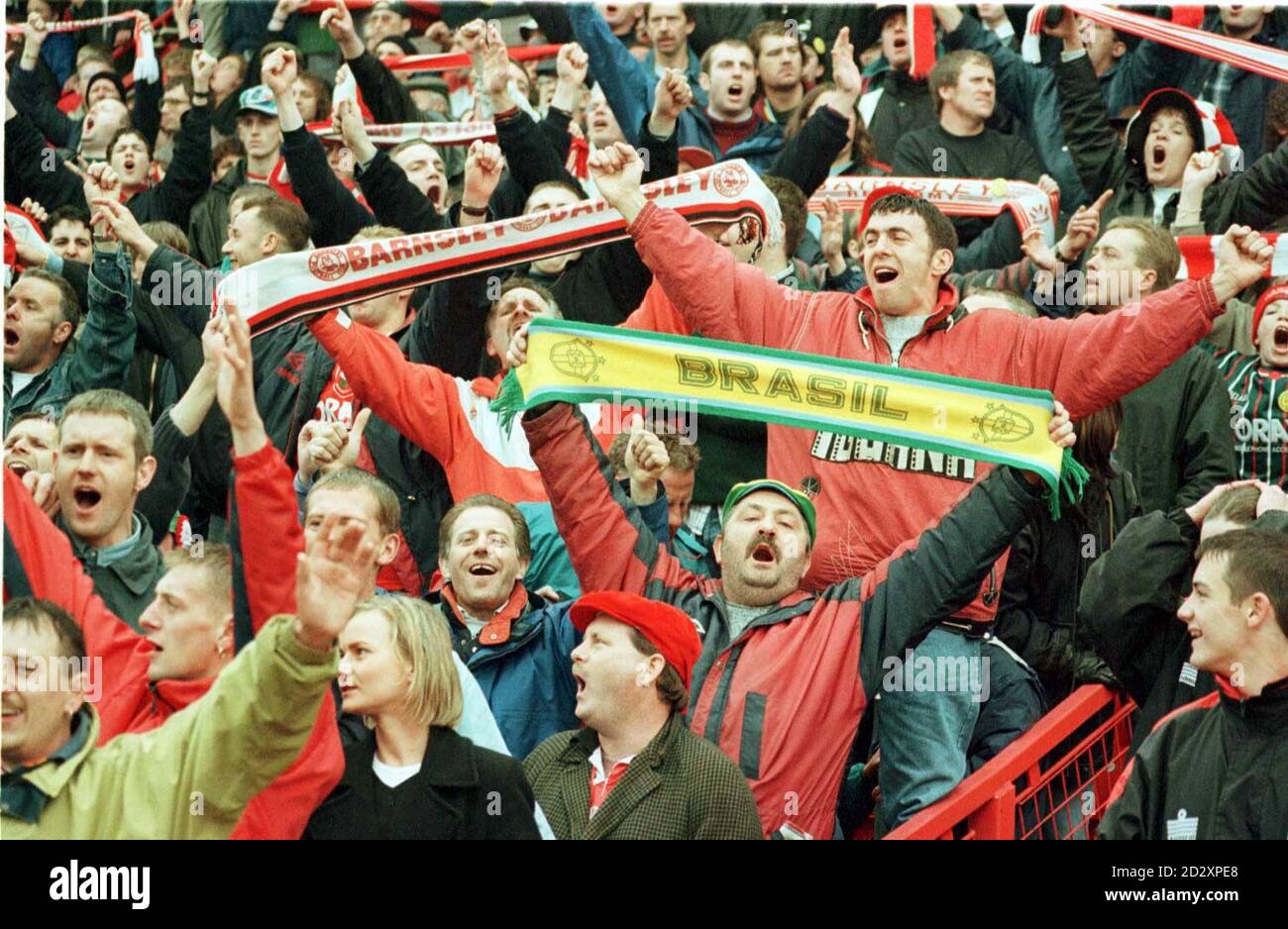 Football fans go wild hi-res stock photography and images - Alamy