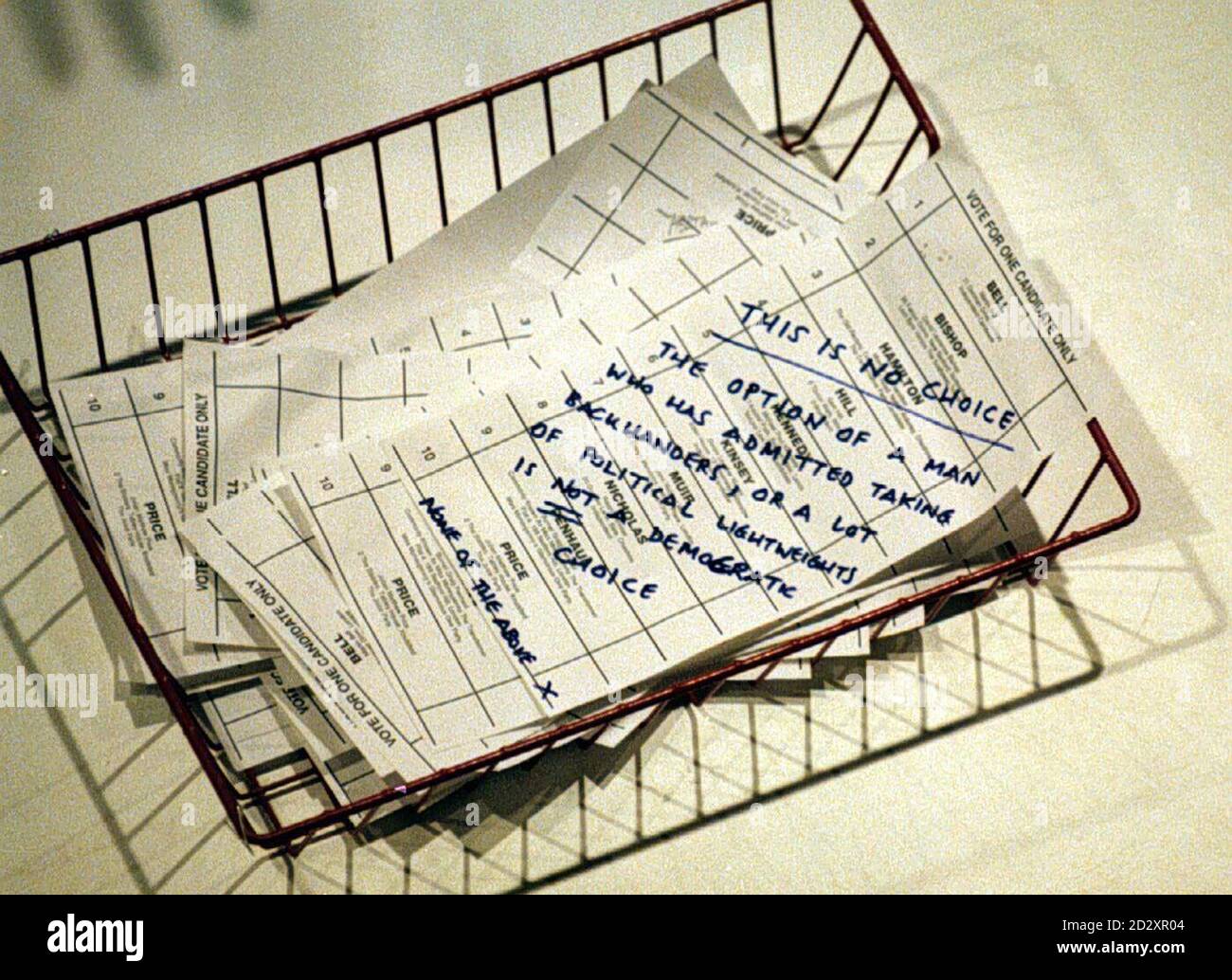 Spoilt ballot paper hi-res stock photography and images - Alamy