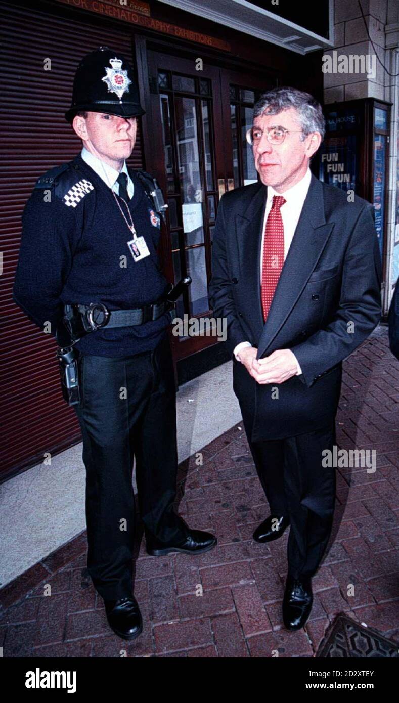 Home Secretary Jack Straw leaves the Police Federation annual ...