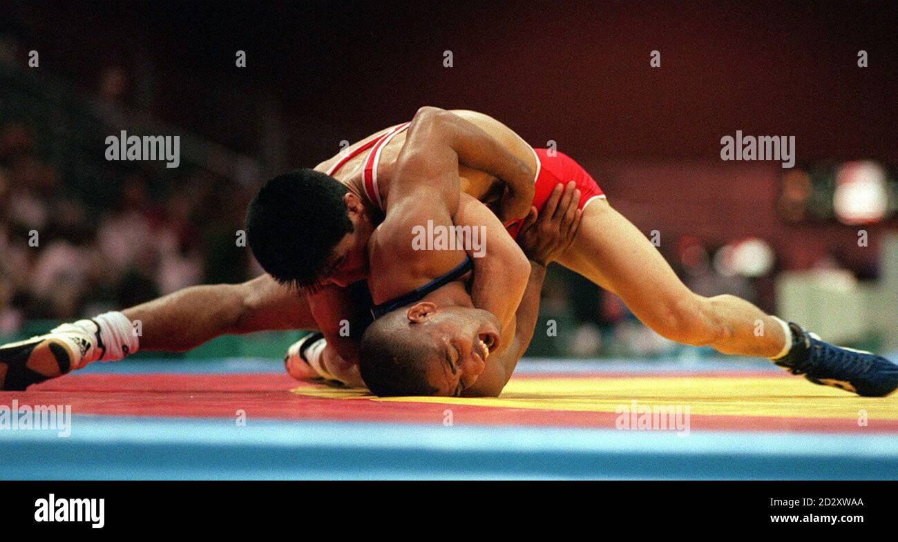 Action below the belt hi-res stock photography and images - Alamy