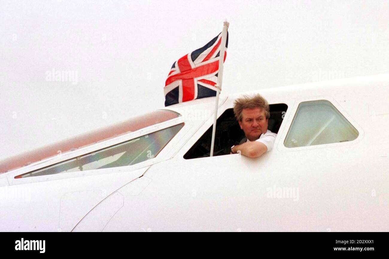 British Airways Concorde Captain Mike Bannister flys the Flag on Tony ...