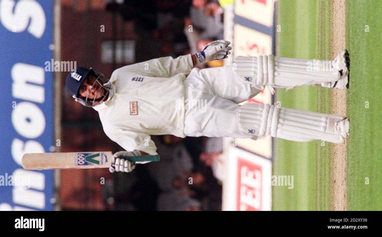 Cricket mark butcher lords hi-res stock photography and images - Alamy