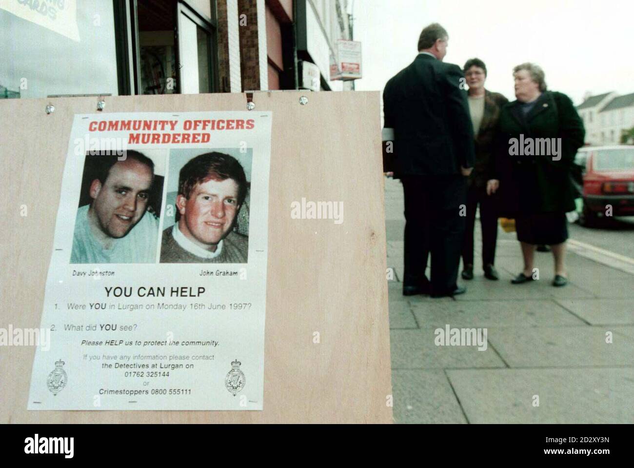 RUC Detectives ask for information from local shoppers in Lurgan town ...