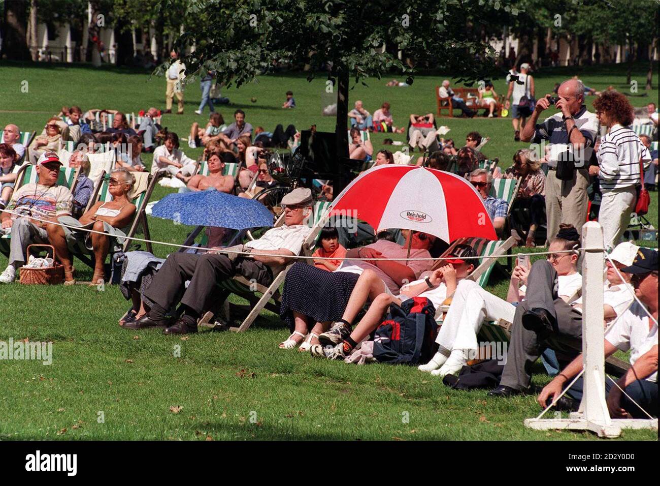 The British weather takes a turn for the better as sunbathers take to ...