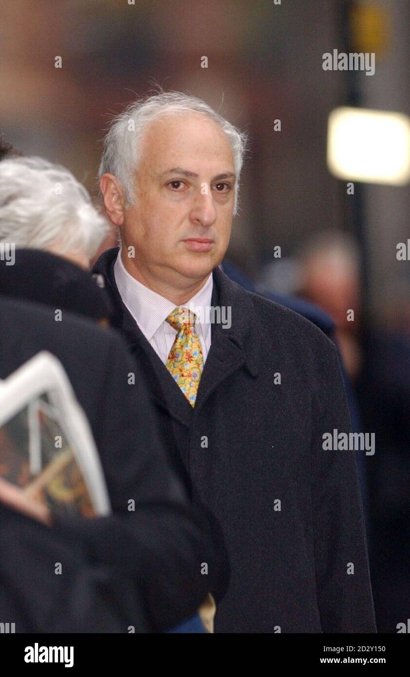 Lord alex carlile qc arrives at the old bailey hi-res stock photography ...