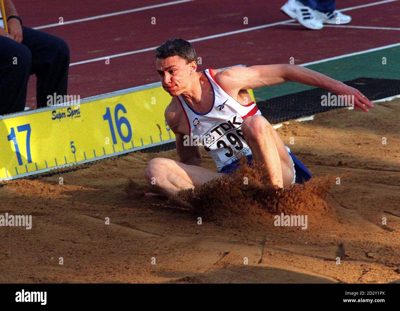 Jonathan edwards jump hi-res stock photography and images - Alamy