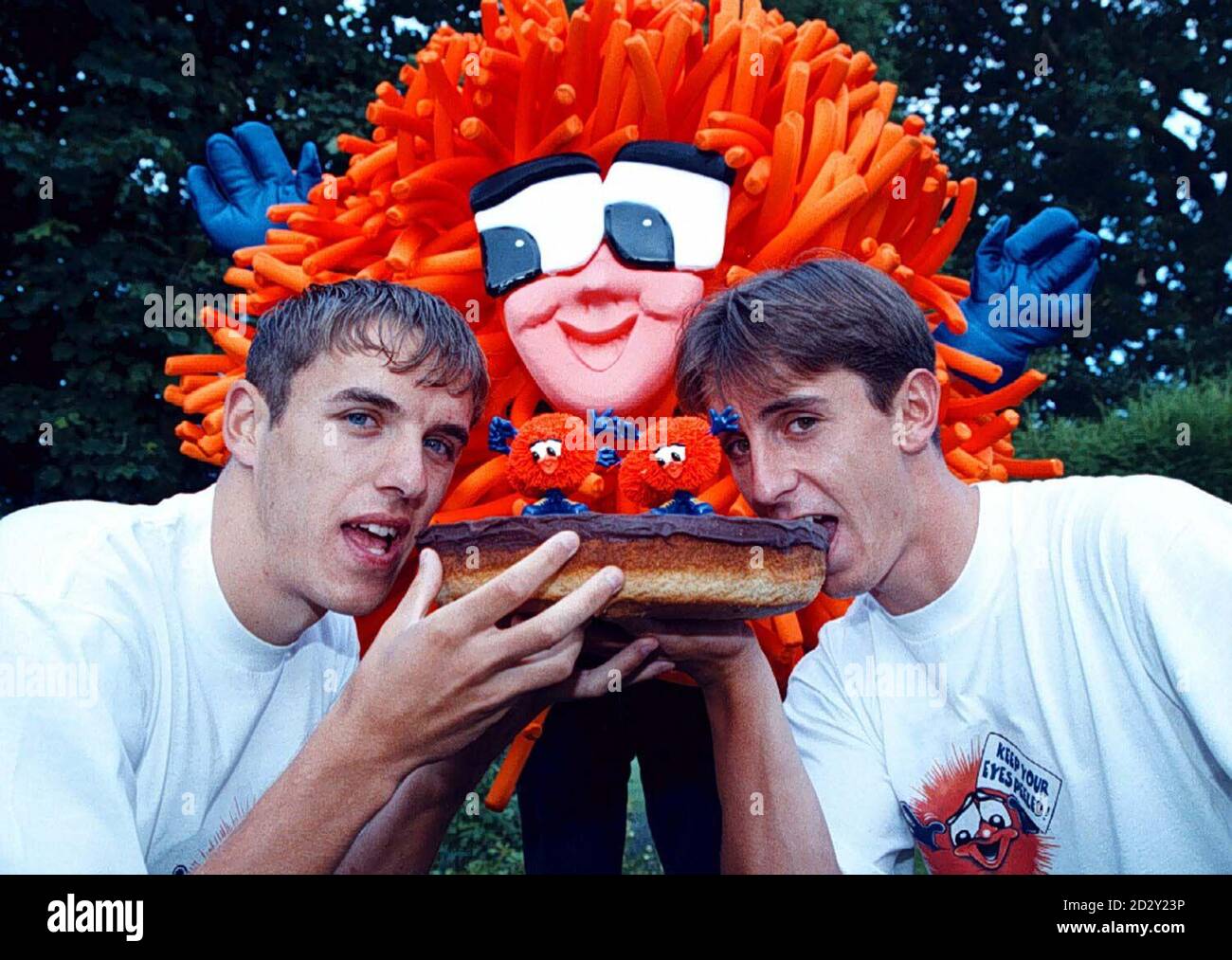 Manchester United's Neville brothers, (Gary right and brother Phil ...