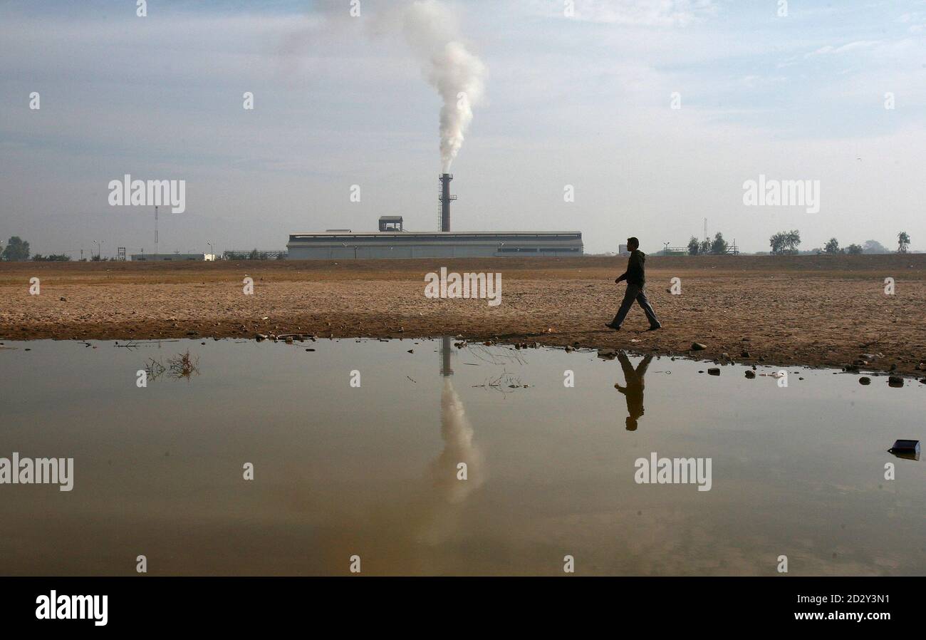 Man adapt environment hi-res stock photography and images - Alamy