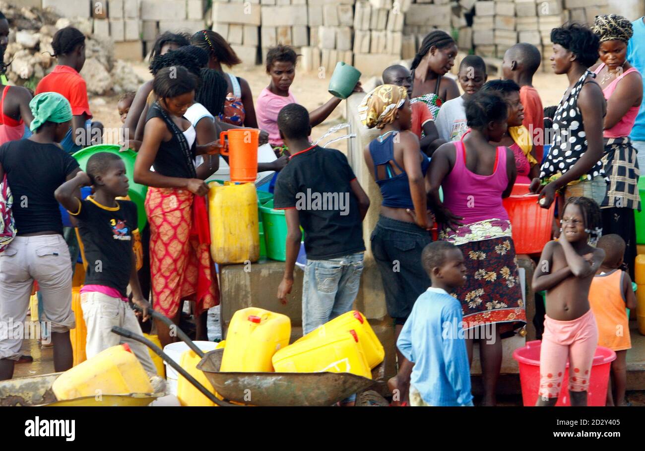 Angolan Women High Resolution Stock Photography and Images - Alamy