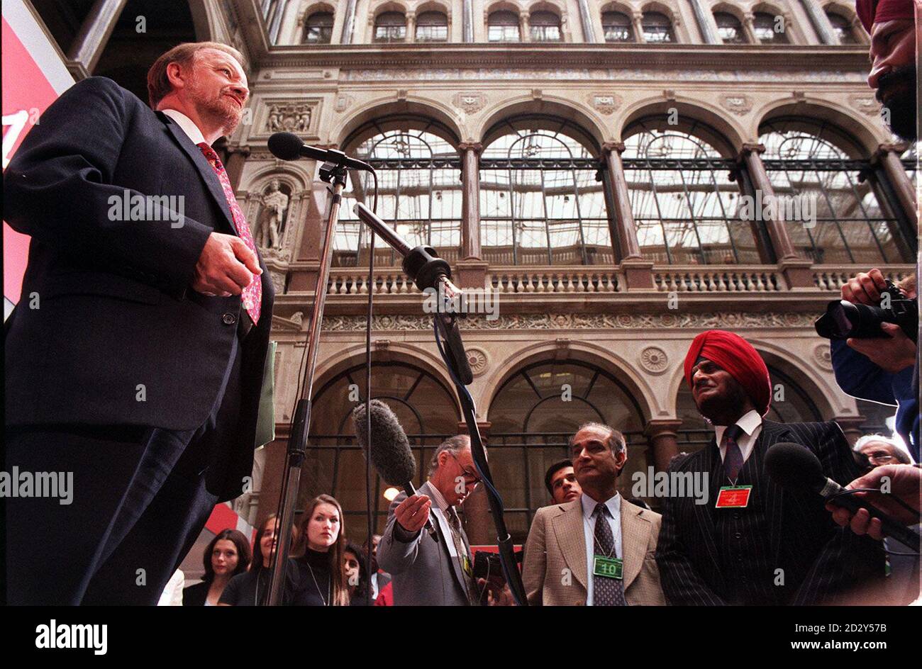 Foreign Secretary Robin Cook addesses visitors, during a Foreign Office ...