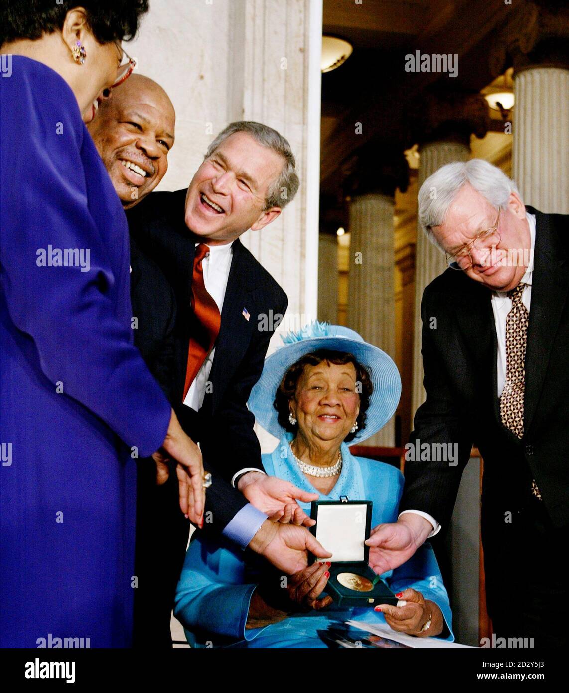 Dorothy height medal hi-res stock photography and images - Alamy