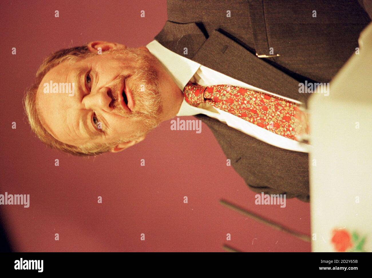 Foreign secretary robin cook addresses labour party conference hi-res ...