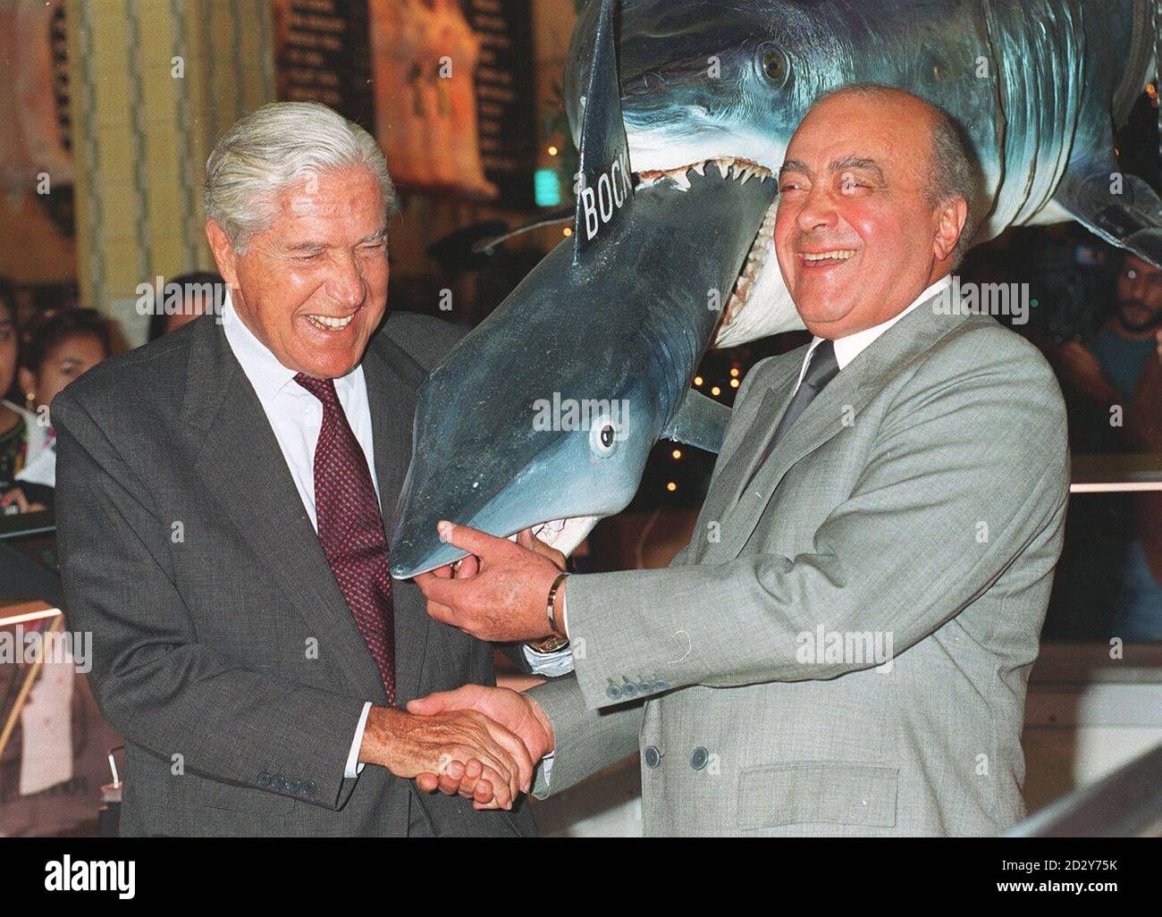 Library file 257147-1, dated 22.10.93. Tiny Rowland and Mohamed Al ...