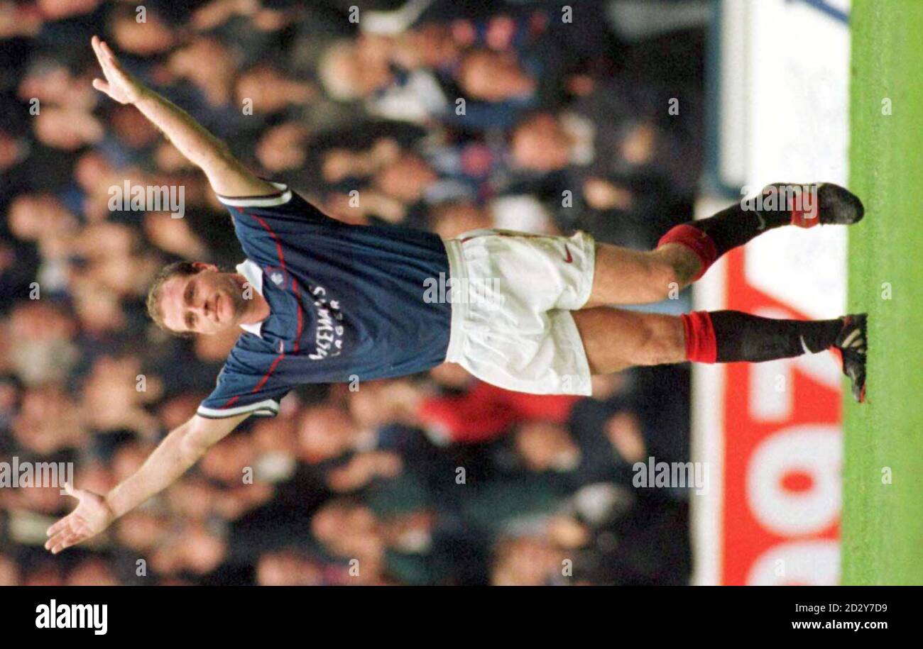 Rangers paul gascoigne celebrates hi-res stock photography and images ...