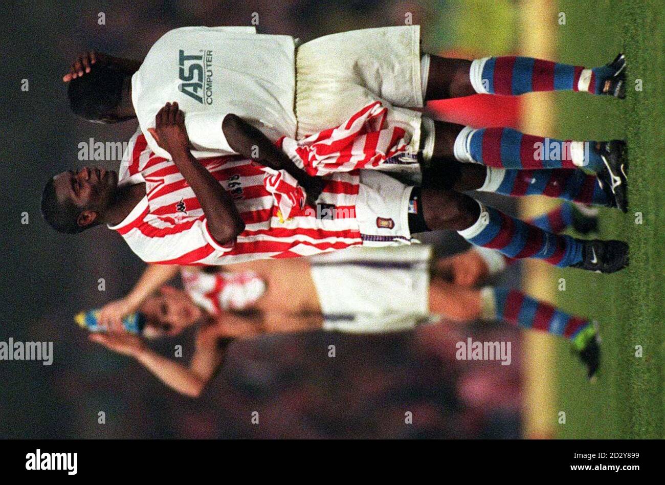 Dwight yorke and ian taylor hi-res stock photography and images - Alamy